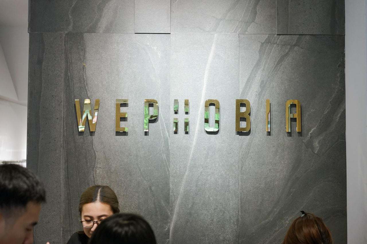 ベトナム発のアパレルブランド「WEPHOBIA」で、大人女子に似合う洋服を | TRIPPING!